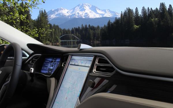 Neutron A mobil og tabletholder med magnet | Landberg.dk